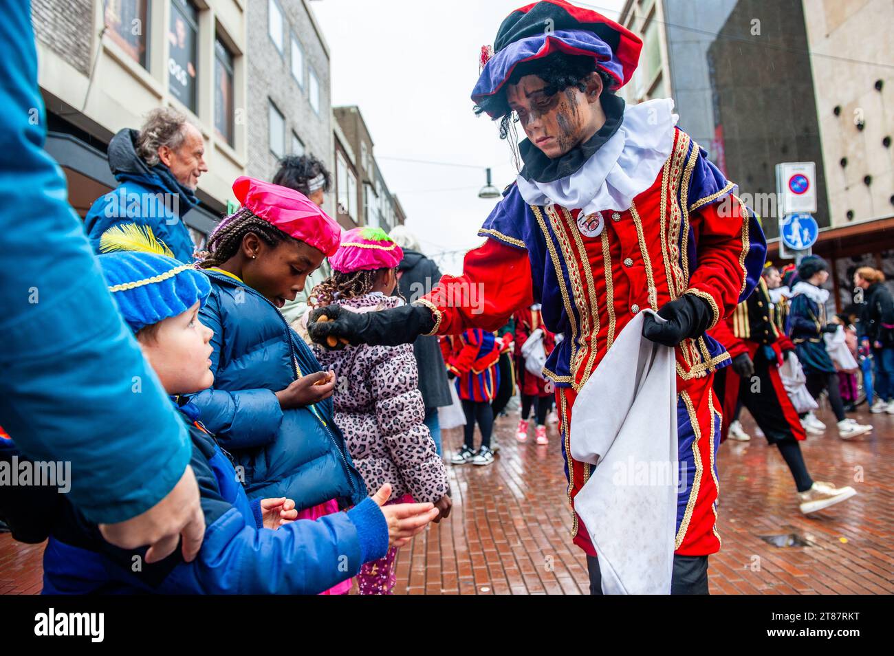Nijmegen, Netherlands. 18th Nov, 2023. Helpers of St. Nicholas are seen ...
