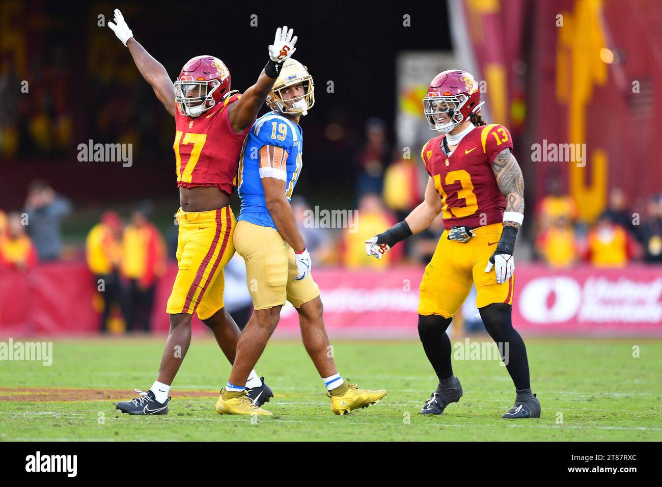 LOS ANGELES, CA - NOVEMBER 18: USC Trojans cornerback Christian Roland ...