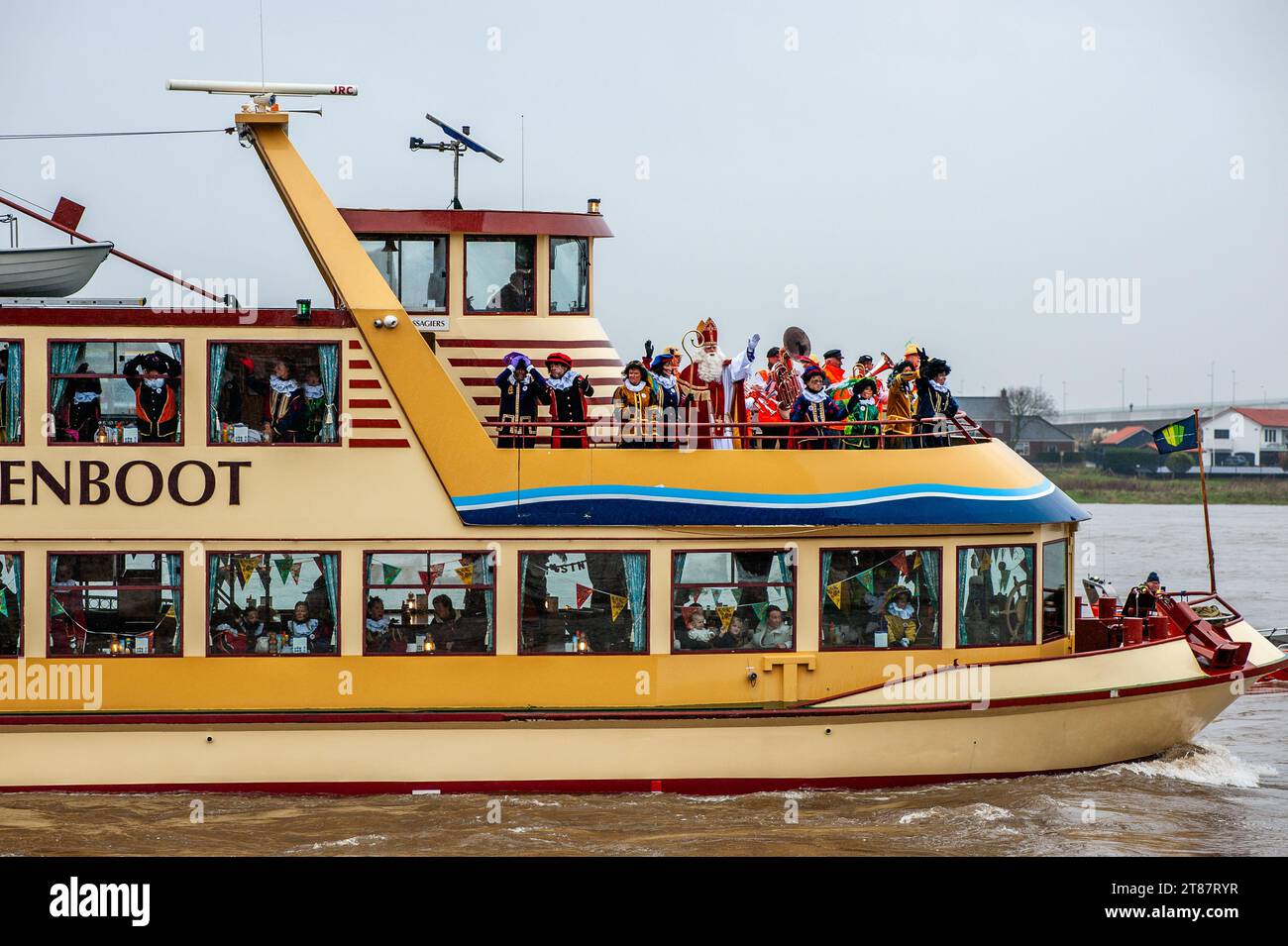 Sinterklaas boat hi-res stock photography and images - Alamy