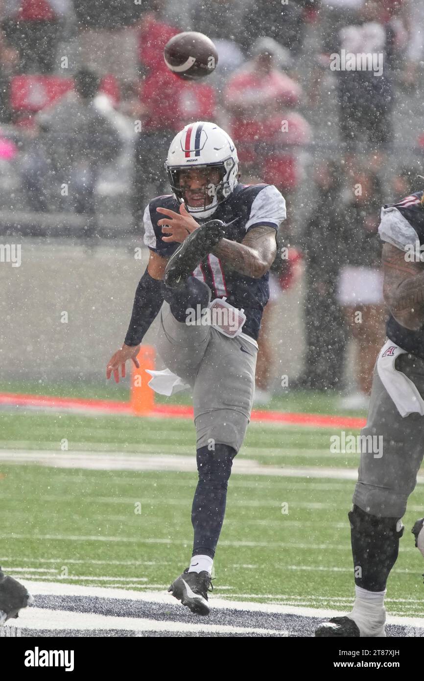 Arizona quarterback Noah Fifita (11) in the second half during an NCAA ...