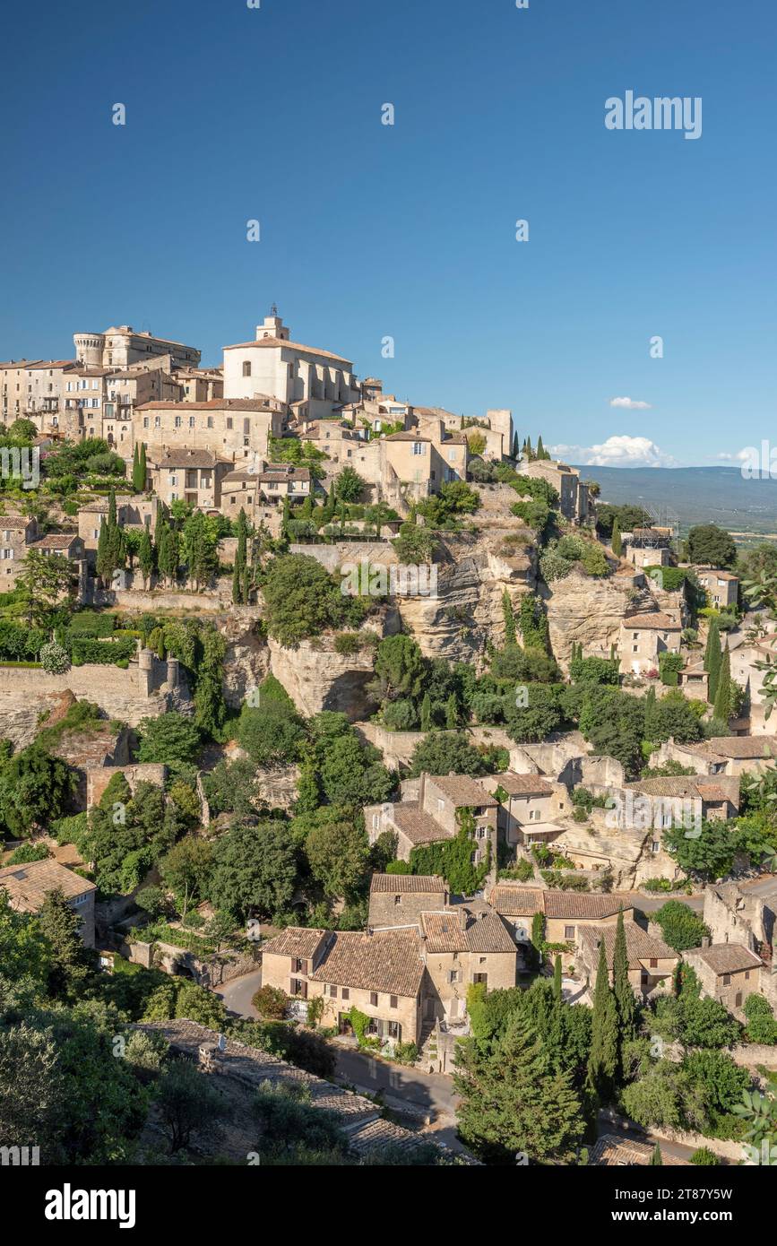Panoramic view of the small town Gordes in France built up a hill Stock ...