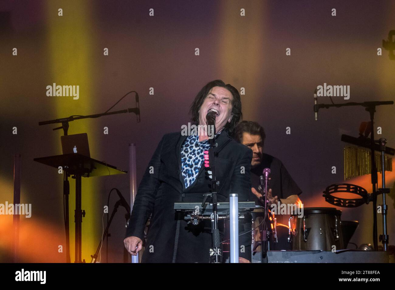 Die britische Neo-Prog Rock Band Marillion live in Leipzig. Die Band ...