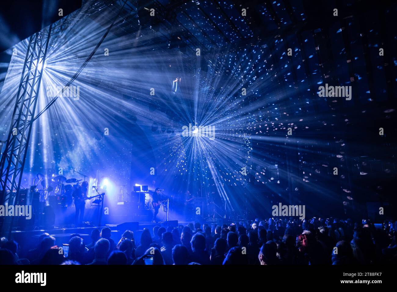 Die britische Neo-Prog Rock Band Marillion live in Leipzig. Die Band ...