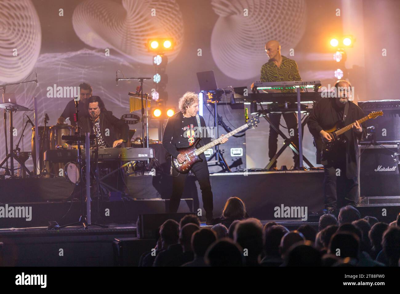 Die britische Neo-Prog Rock Band Marillion live in Leipzig. Die Band ...