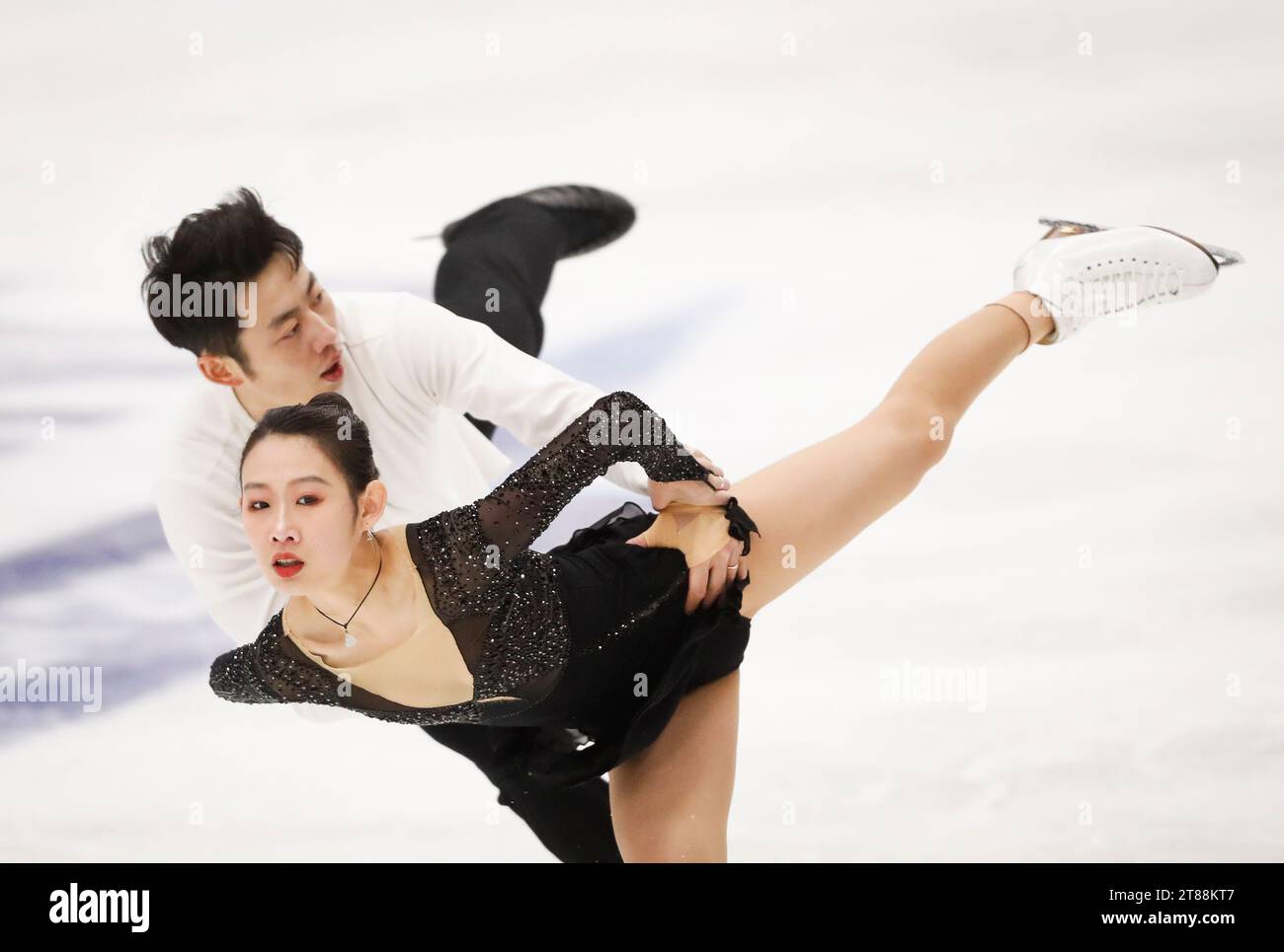 Espoo, Finland. 18th Nov, 2023. Peng Cheng (front)/ Wang Lei of China ...