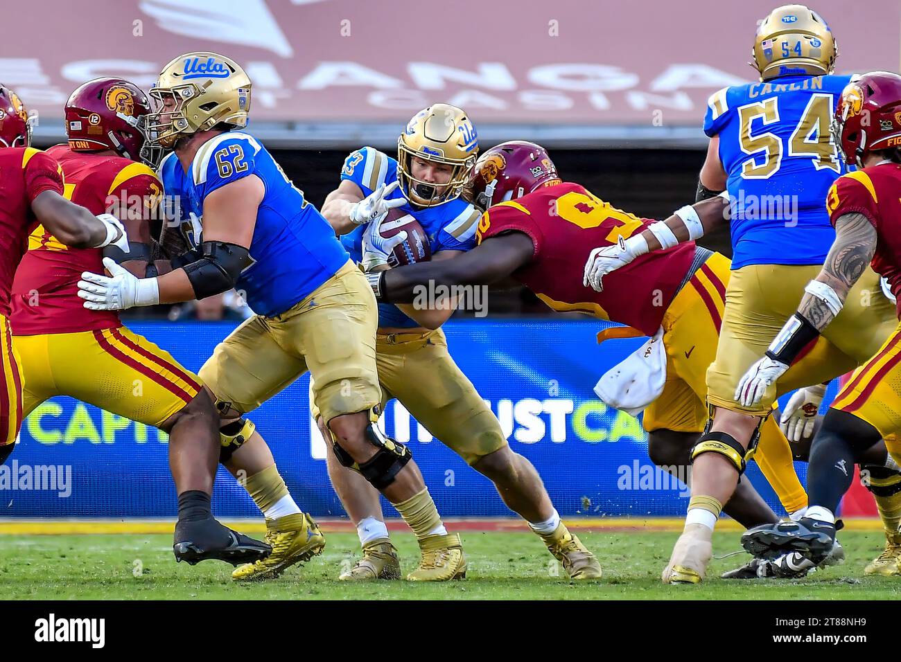 Los Angeles, CA. 18th Nov, 2023. UCLA Bruins running back Carson Steele ...