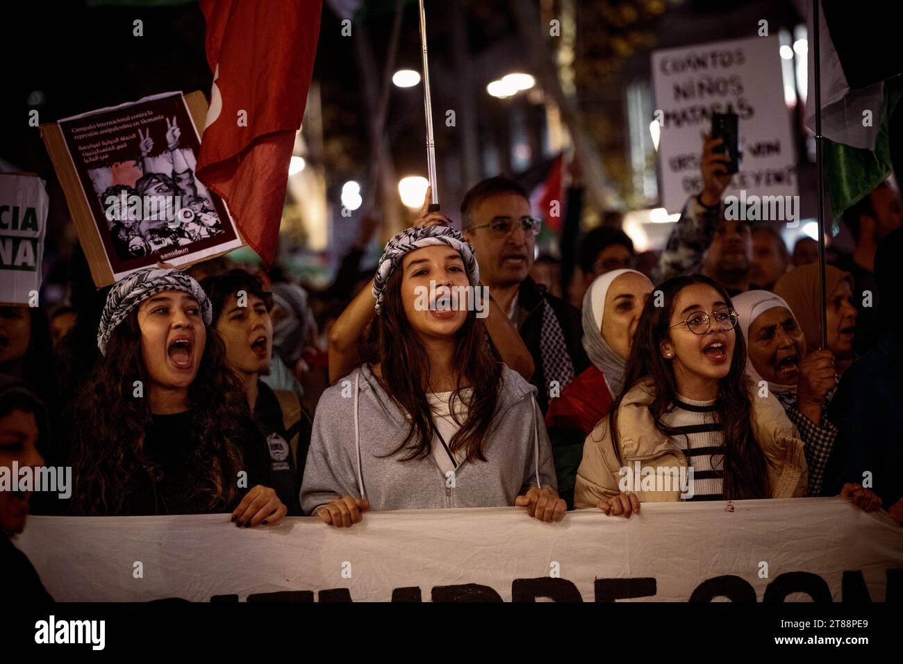 Barcelona, Spain. 18th Nov, 2023. Demonstrators shout slogans and ...