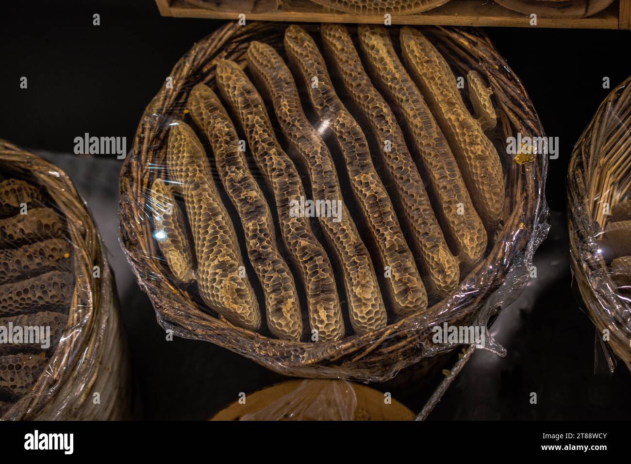 Round beehive hi-res stock photography and images - Alamy