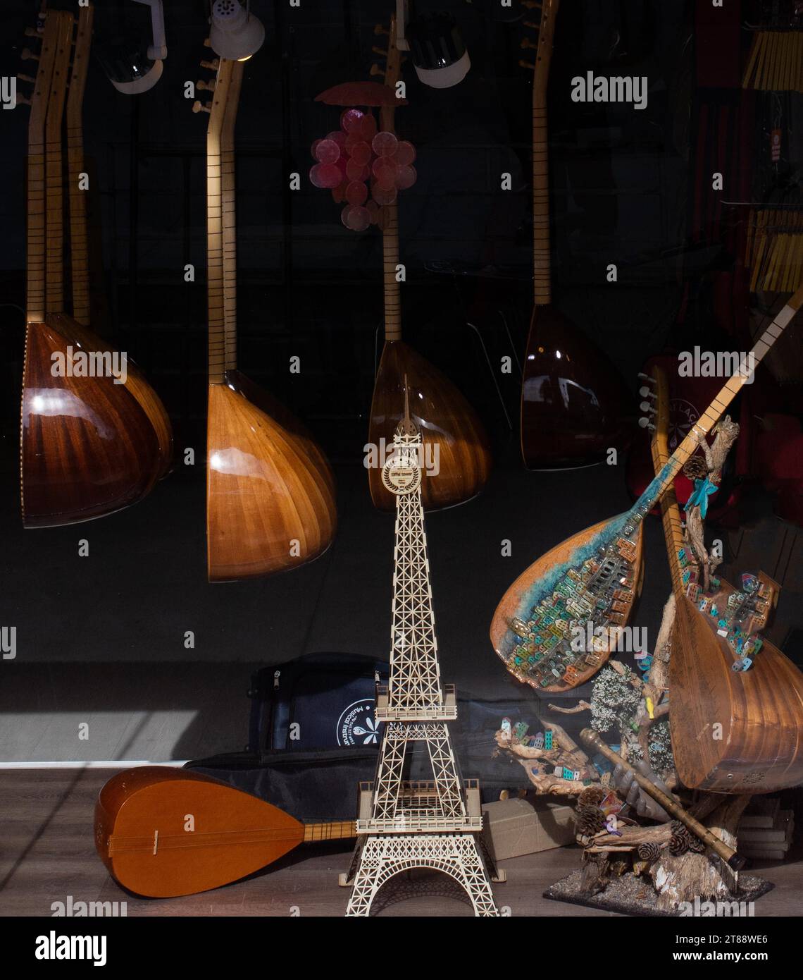 The classic turkish instrument Saz Stock Photo - Alamy