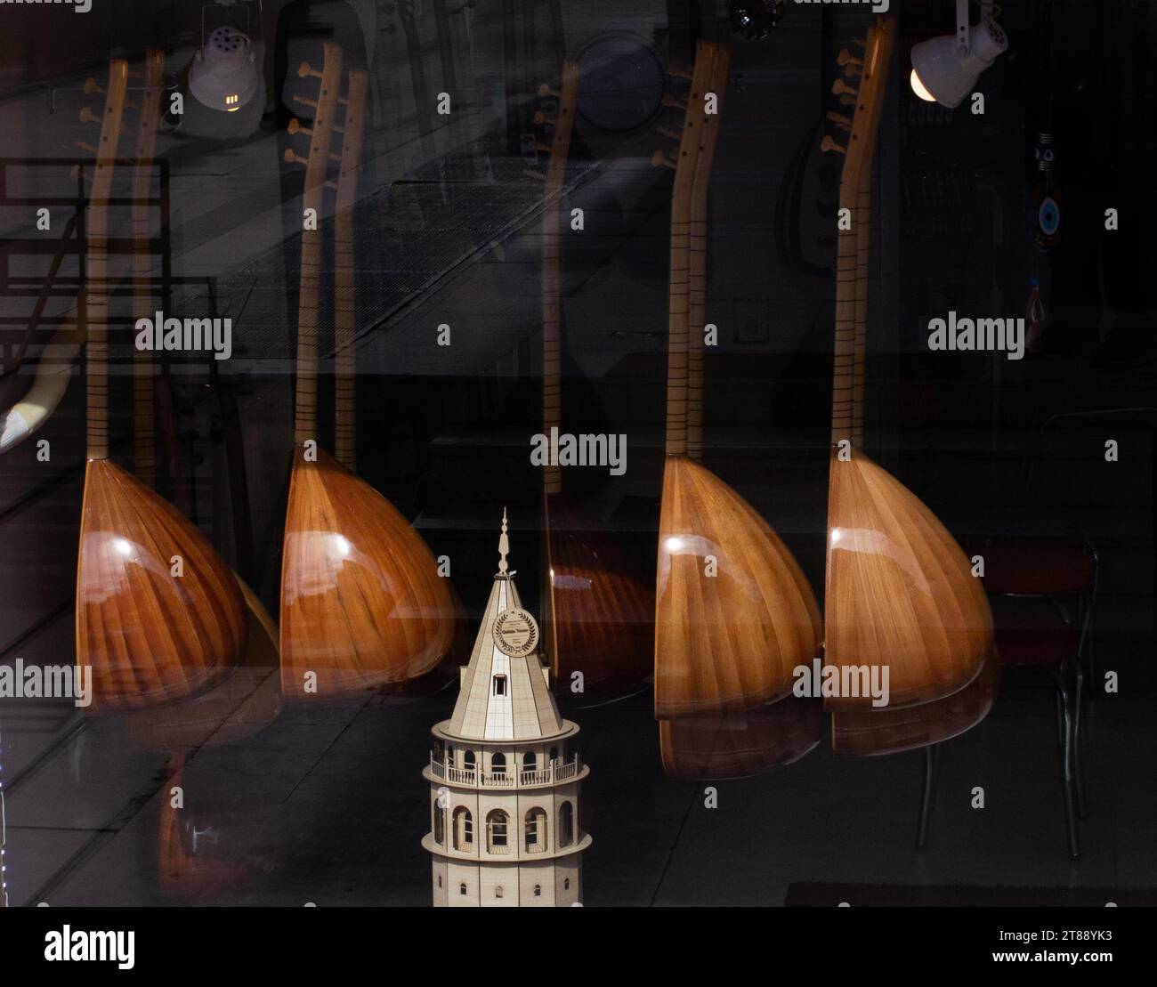 Turkish instrument hi-res stock photography and images - Alamy