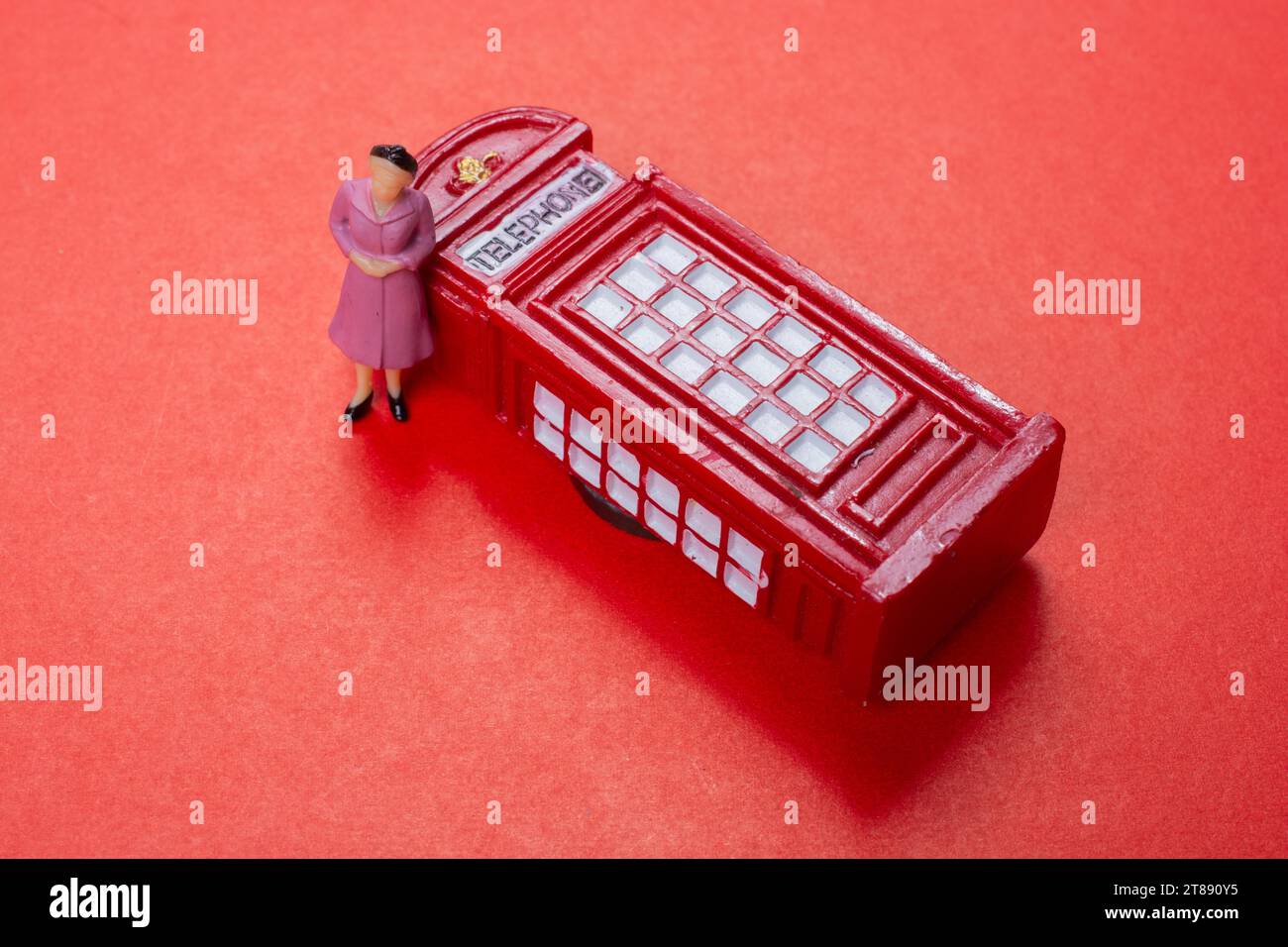 British style phone booth hi-res stock photography and images - Alamy