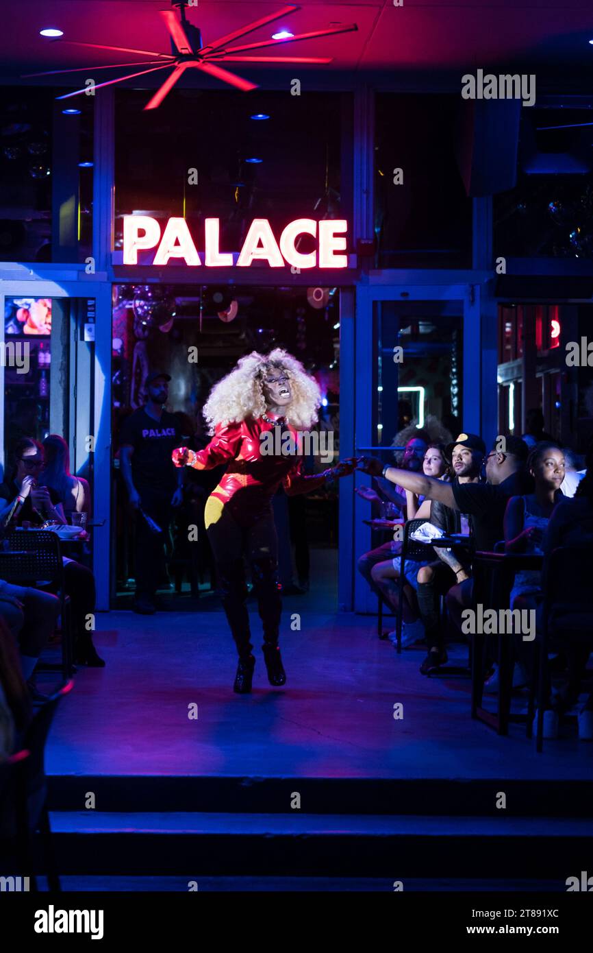 Miami, USA. 27 Oct, 2023. The famous Palace Drag show on Miami South ...