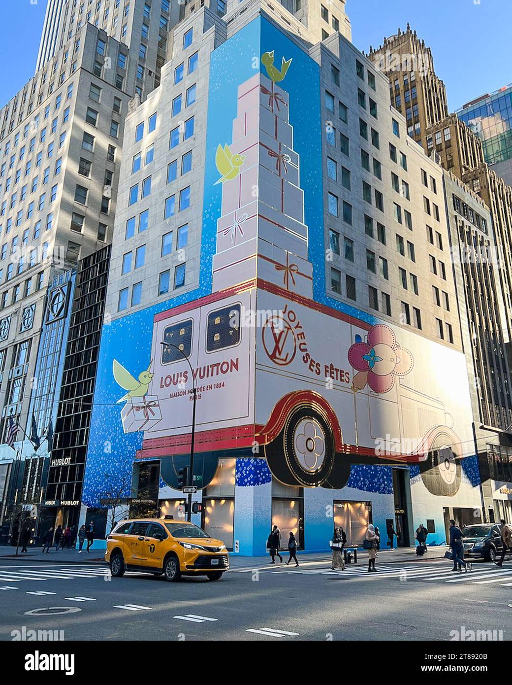 Lvmh flagship hi-res stock photography and images - Alamy