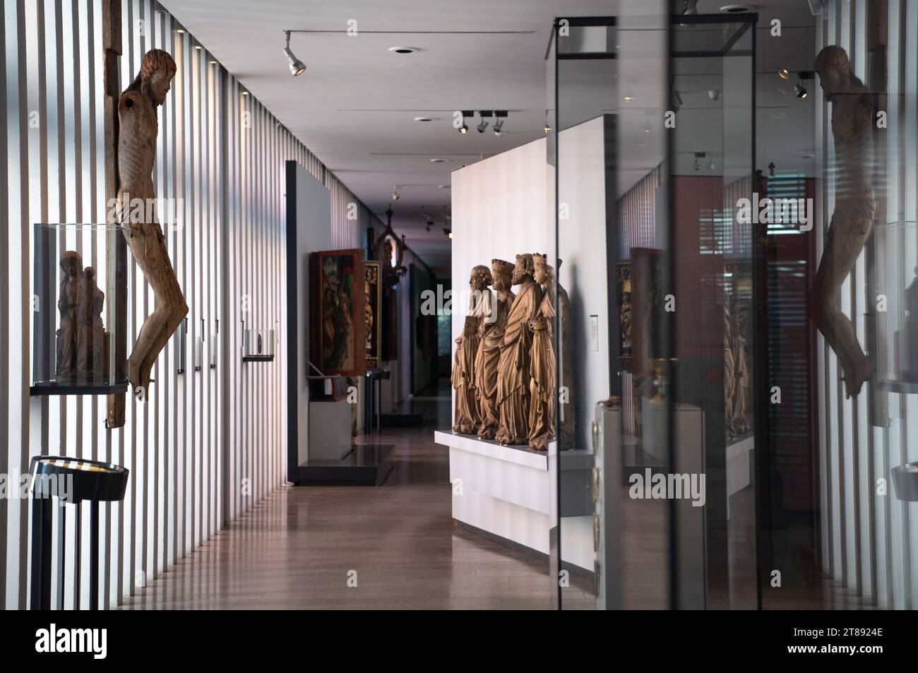 Bremen, Germany. 17th Nov, 2023. View of four rood screen figures from ...