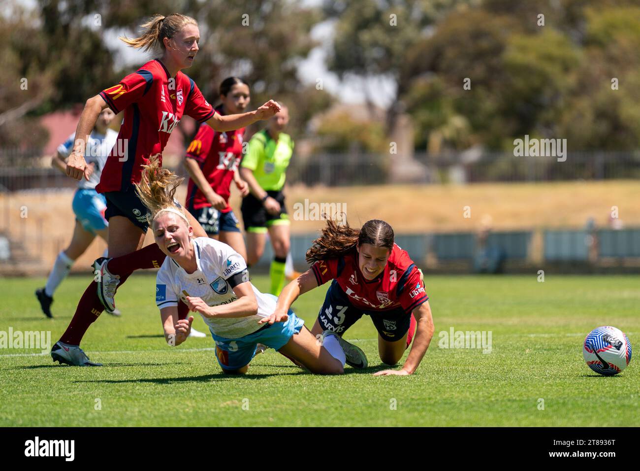 Ella tonkin hi-res stock photography and images - Alamy