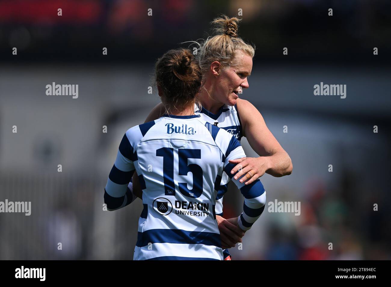 Melbourne, Australia. 19th Nov, 2023. Kate Darby of Geelong (right ...