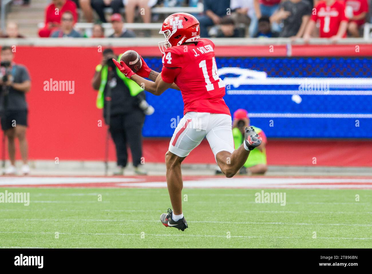 Houston, TX, USA. 18th Nov, 2023. Houston Cougars wide receiver Jonah ...
