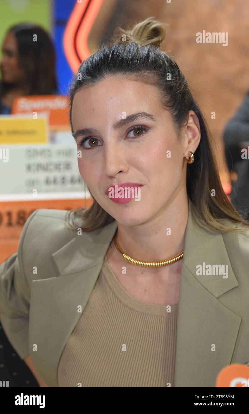 Alexandra fonsatti hi-res stock photography and images - Alamy