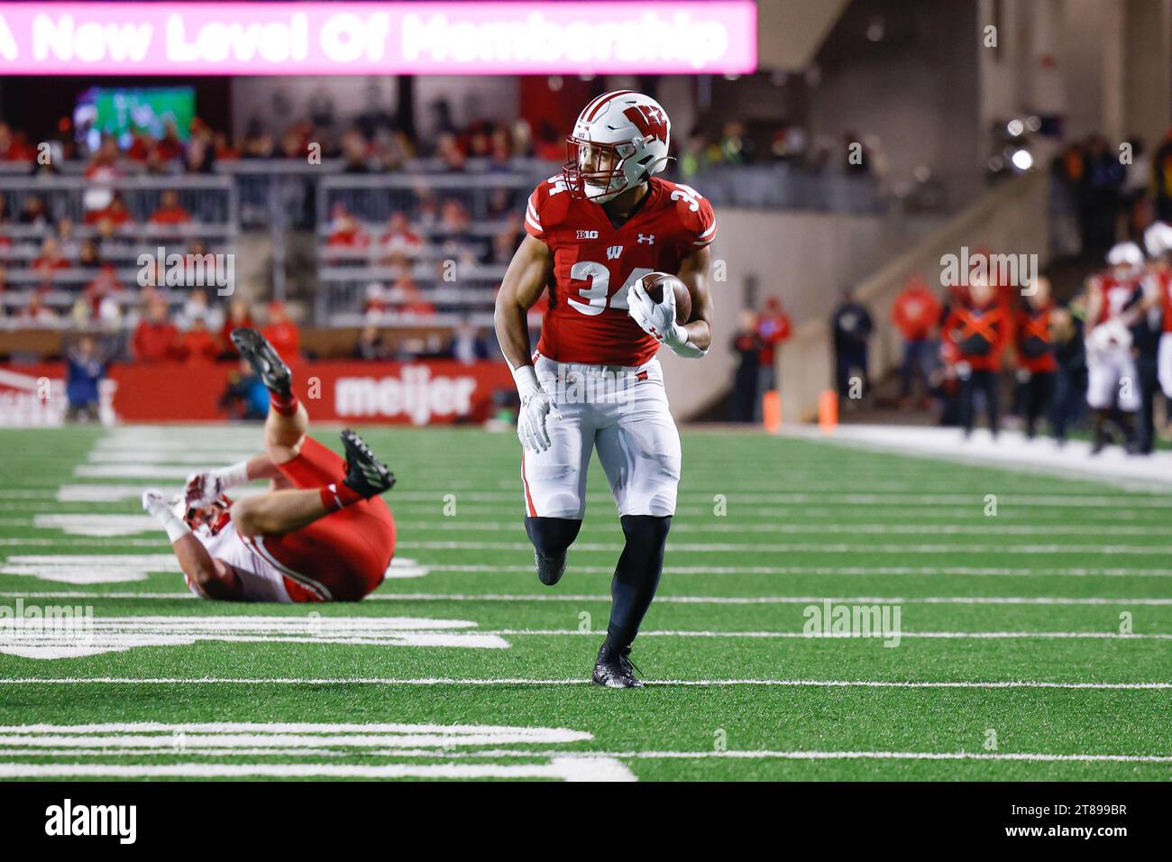 Madison, WI, USA. 18th Nov, 2023. Wisconsin Badgers running back ...