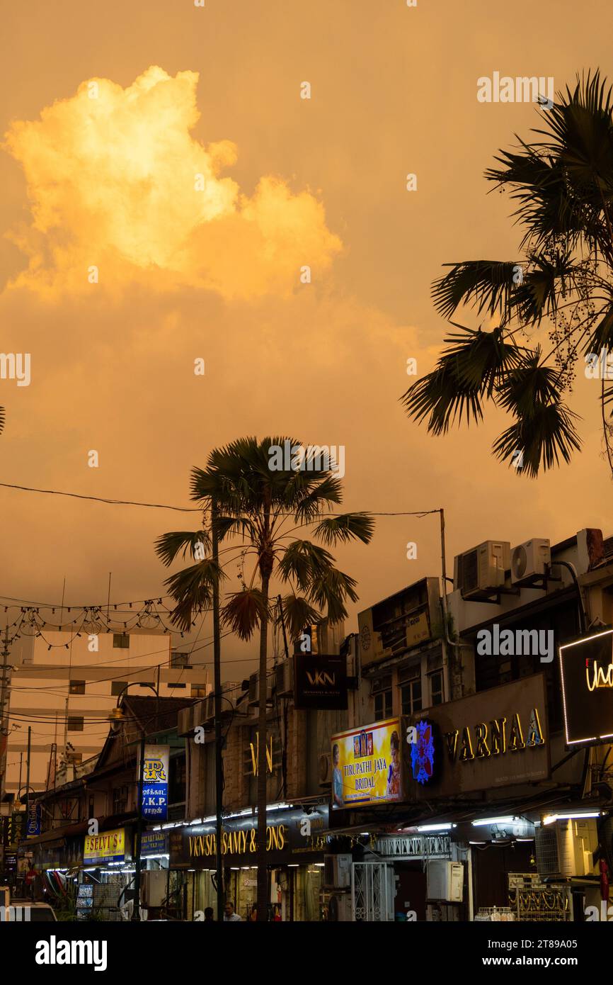 Busy street georgetown penang hi-res stock photography and images - Alamy