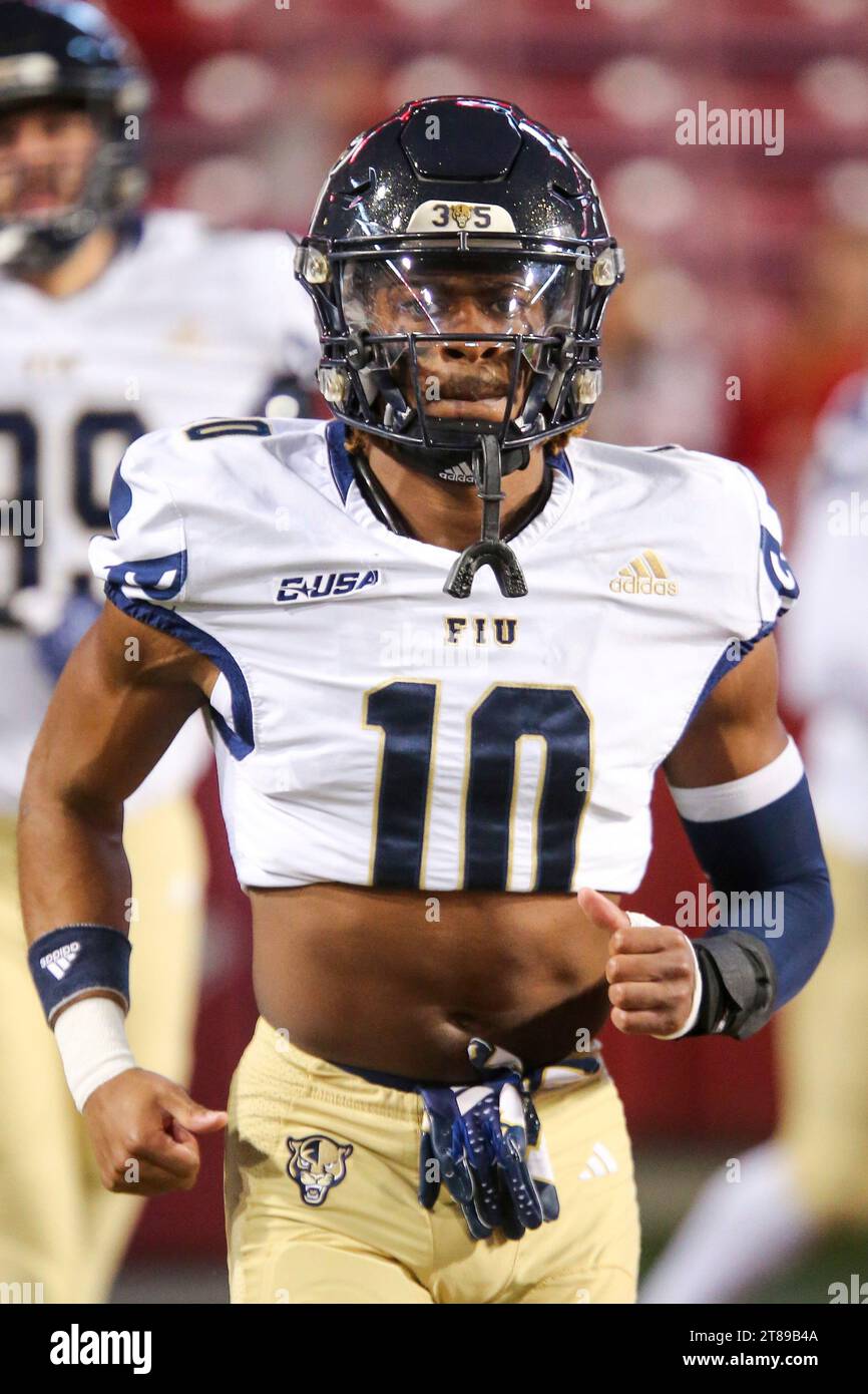 November 18, 2023: FIU wide receiver Kris Mitchell #10 comes across the ...