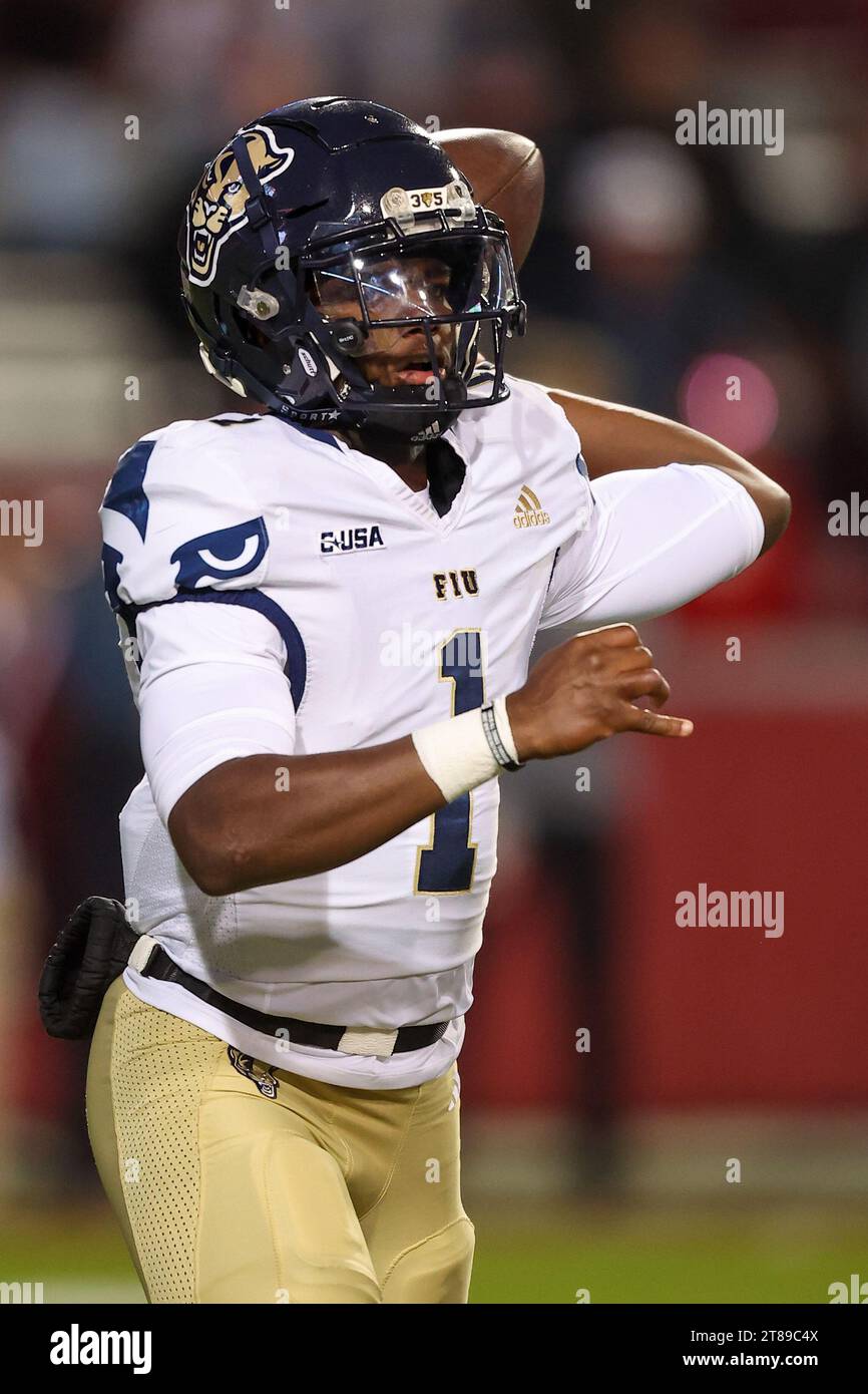 Fayetteville, USA. 18th Nov, 2023. November 18, 2023: FIU QB Keyone ...