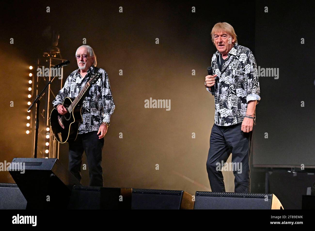 Karl-Heinz Ulrich und Bernd Ulrich von den Amigos live bei einem ...