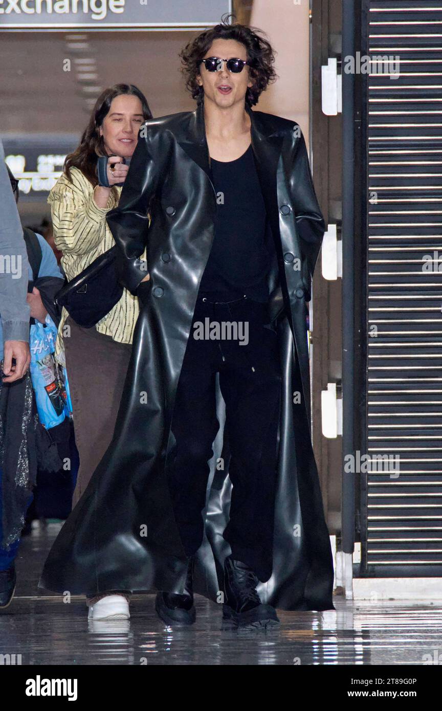 Timothee Chalamet bei der Ankunft am Flughafen Tokio-Narita. Narita, 18.11.2023 *** Timothee ...