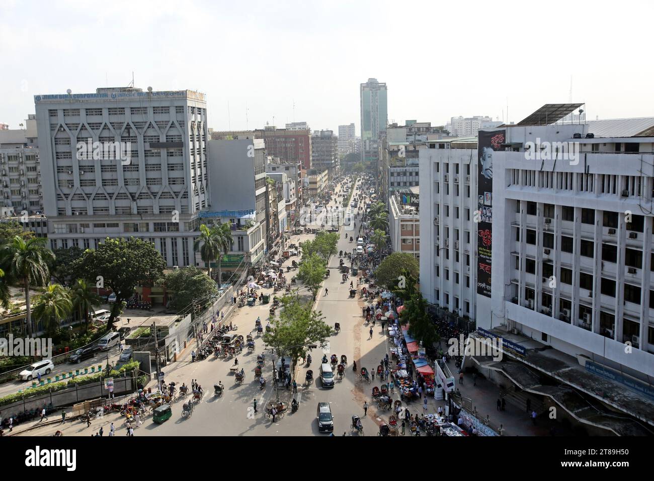 Dhaka, Wari, Bangladesh. 19th Nov, 2023. Ariel view of the intersection of Motijheel commercial ...