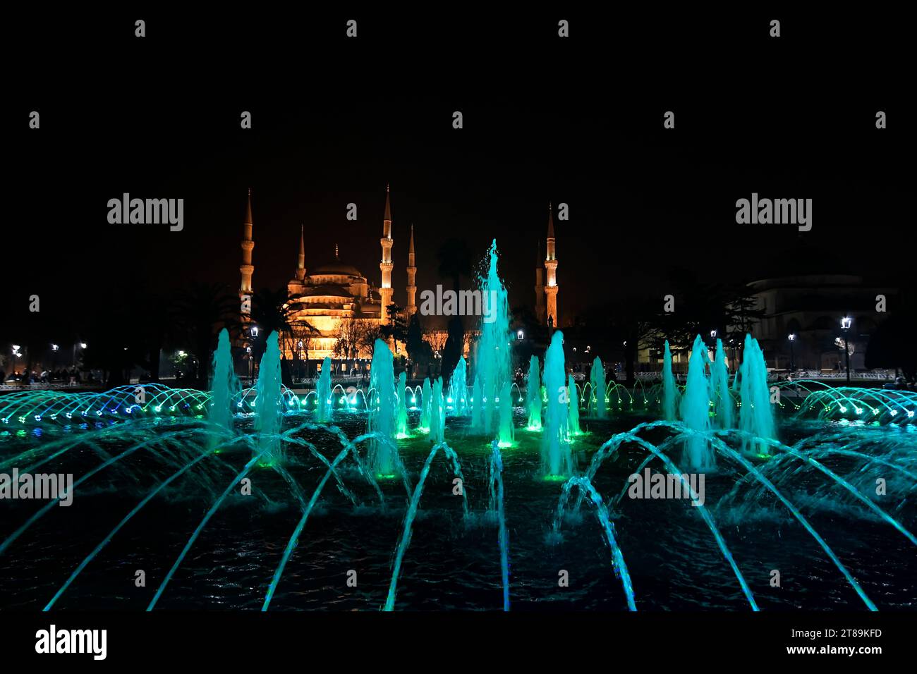 Istanbul, Türkiye. Sultan Ahmed Mosque on Sultan Ahmed Square Stock ...