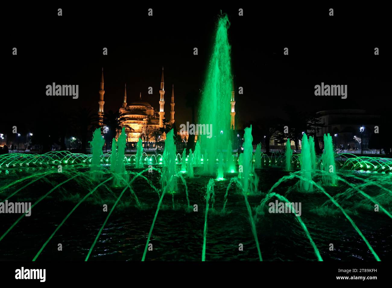 Sultan ahmed mosque square hi-res stock photography and images - Alamy
