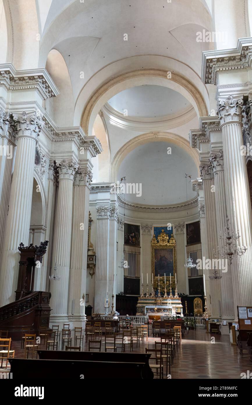 Medieval italian church hi-res stock photography and images - Alamy