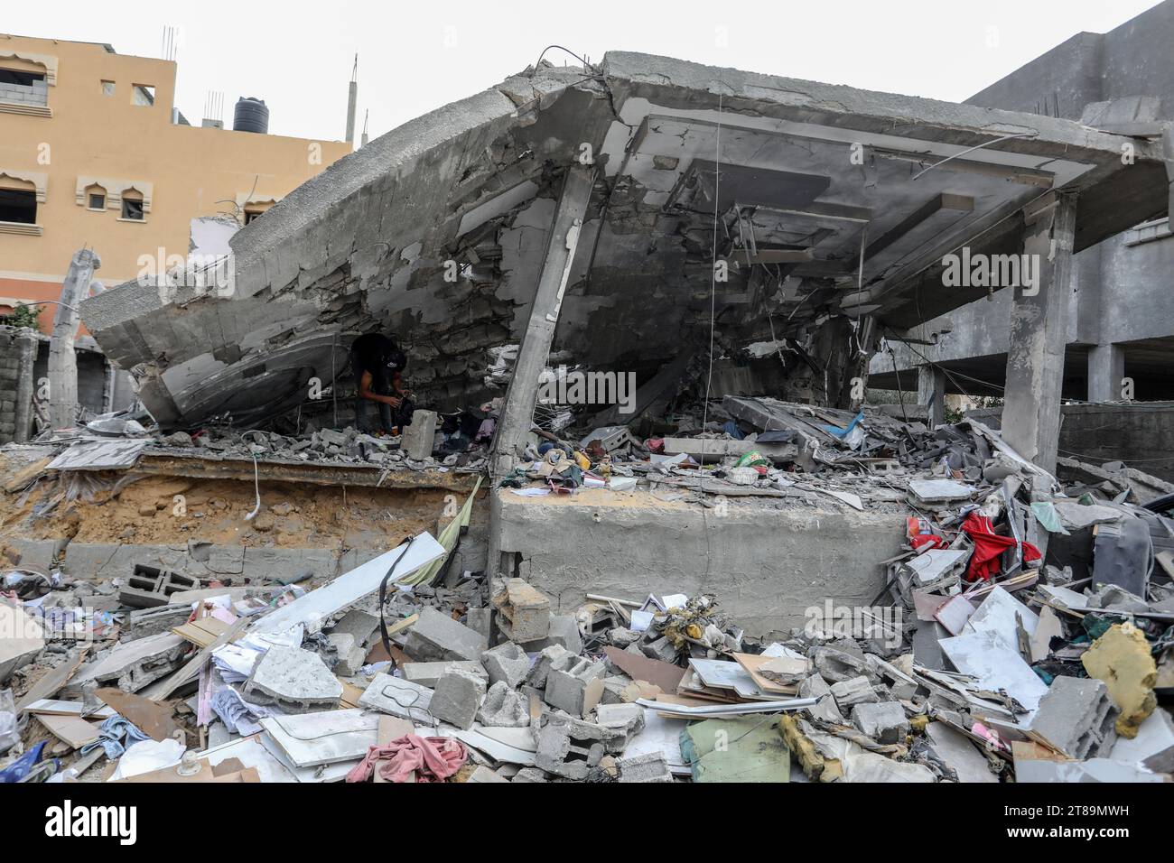 Rafah, Palestinian Territories. 19th Nov, 2023. A Palestinian man ...