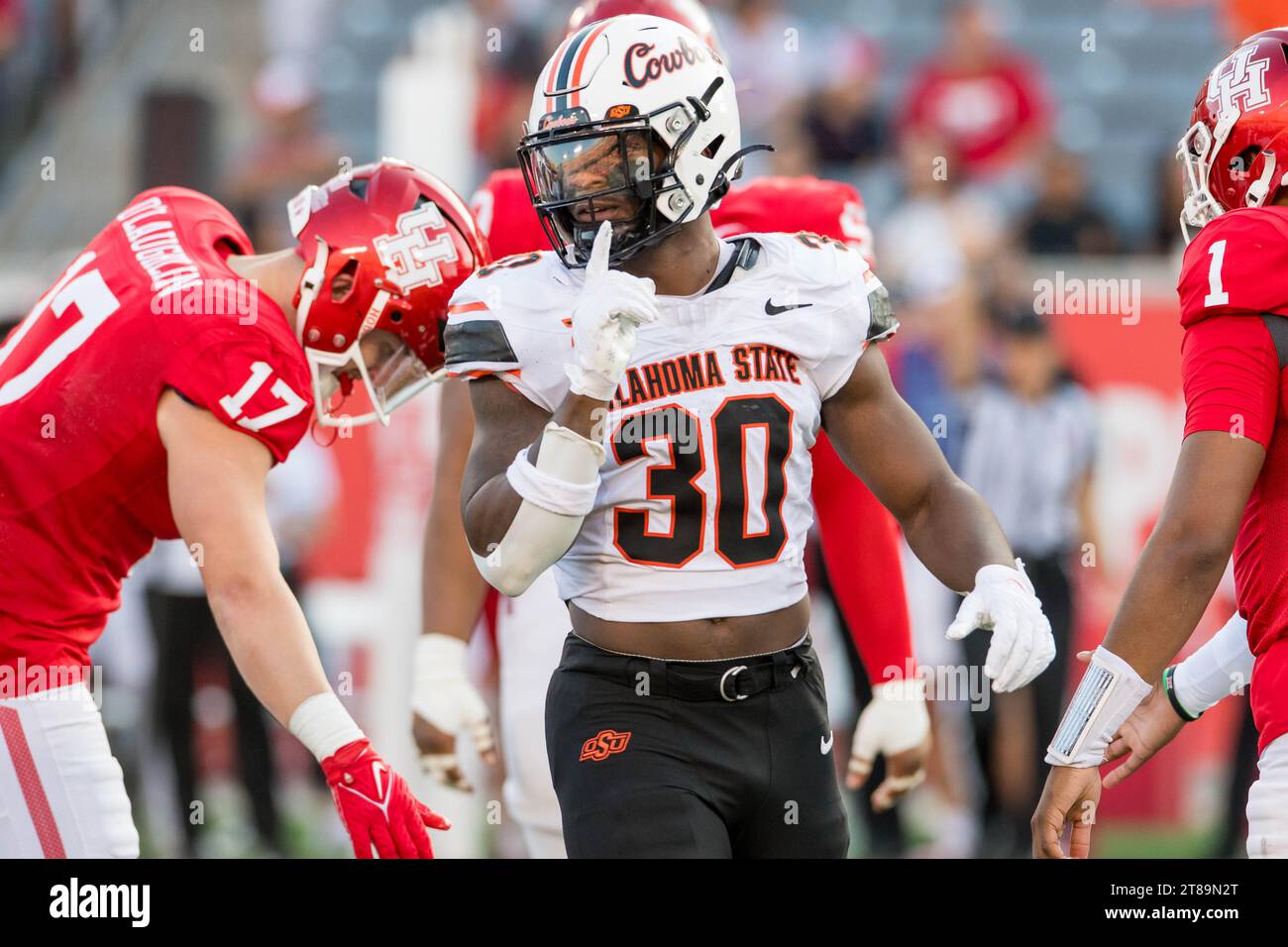 Houston, TX, USA. 18th Nov, 2023. Oklahoma State Cowboys linebacker ...