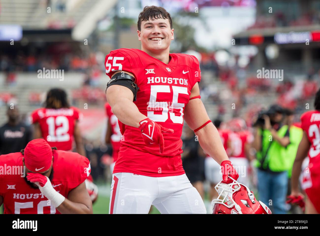 Houston, TX, USA. 18th Nov, 2023. Houston Cougars defensive lineman ...