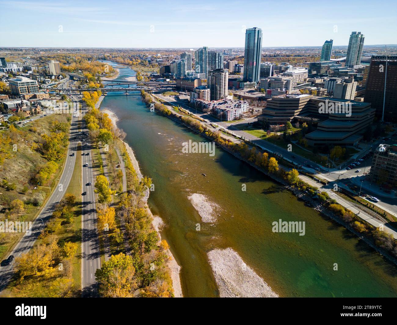 Centre street bridge calgary tower hi-res stock photography and images ...
