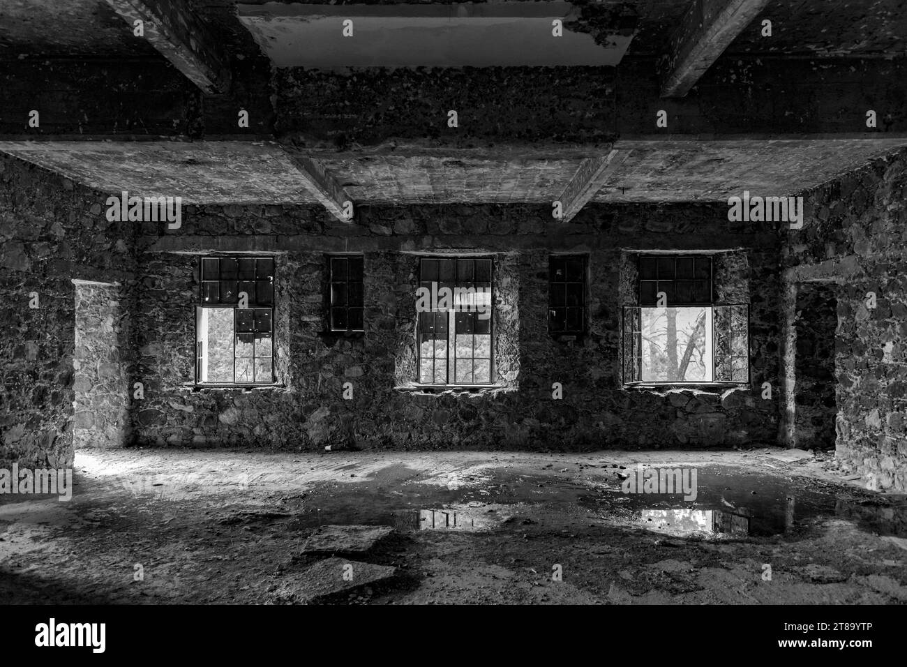 Hotel windows texture hi-res stock photography and images - Alamy