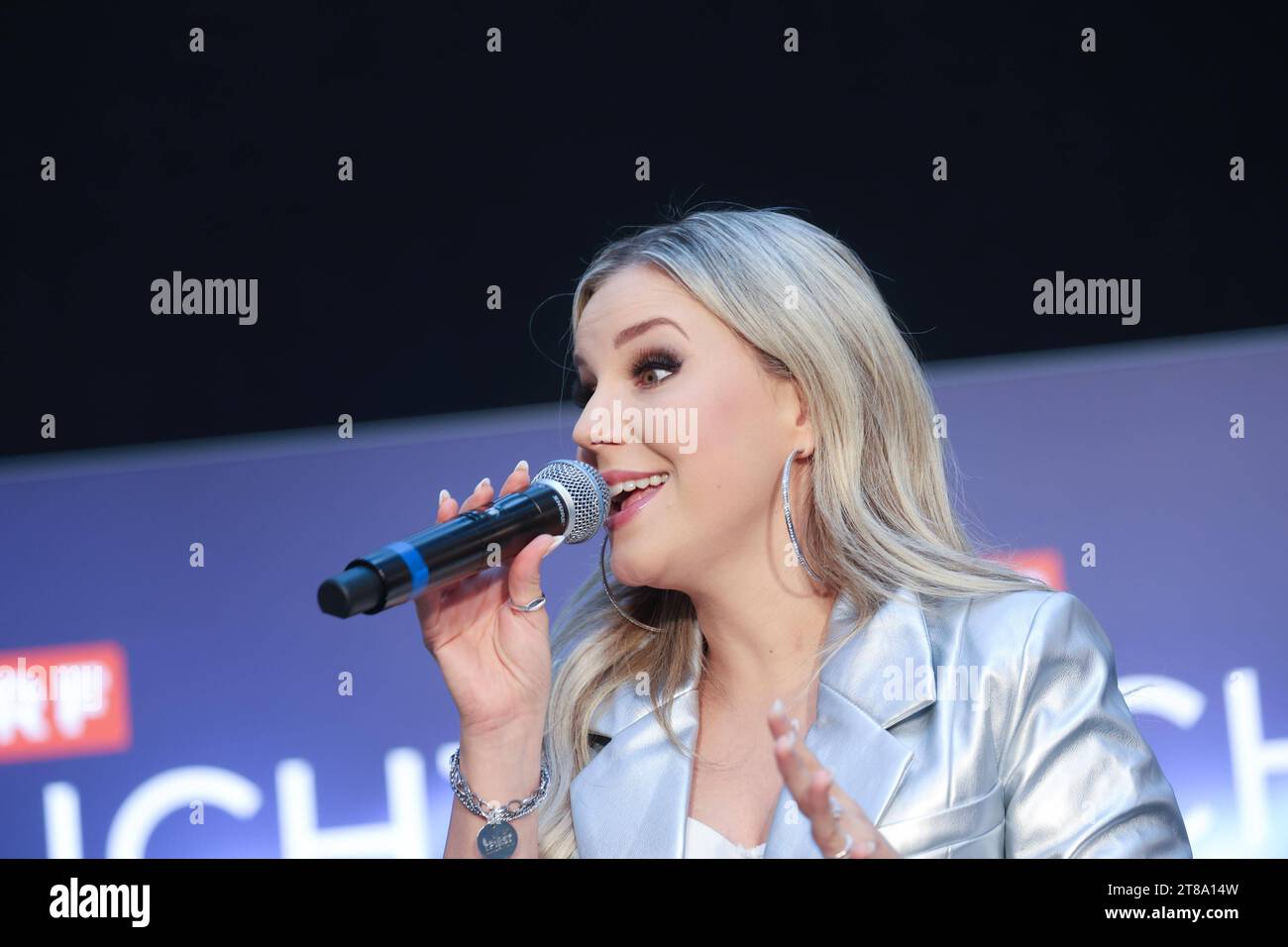 Natalie holzner hi-res stock photography and images - Alamy