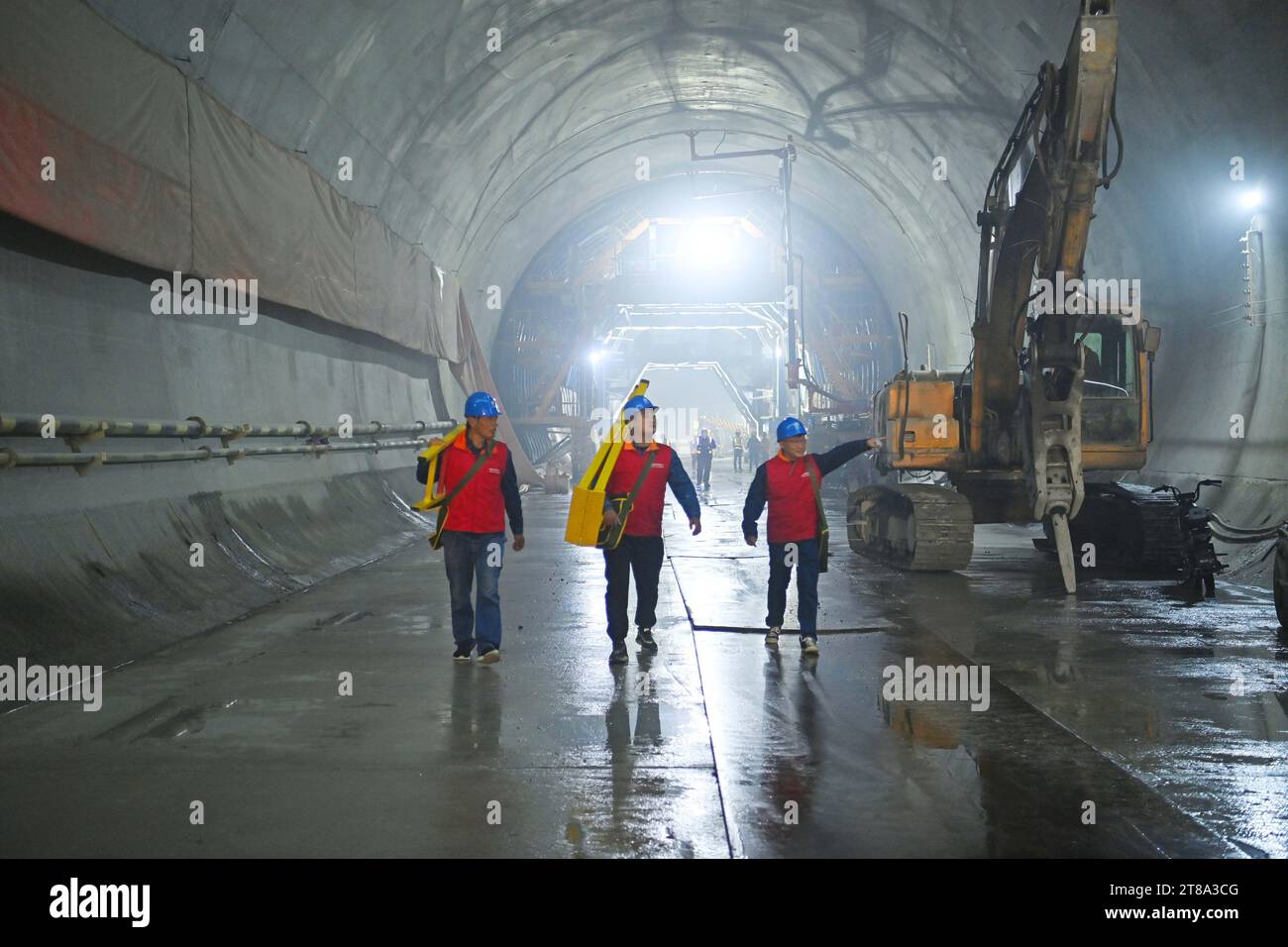 Shanghai nanjing hefei high speed railway hi-res stock photography and ...
