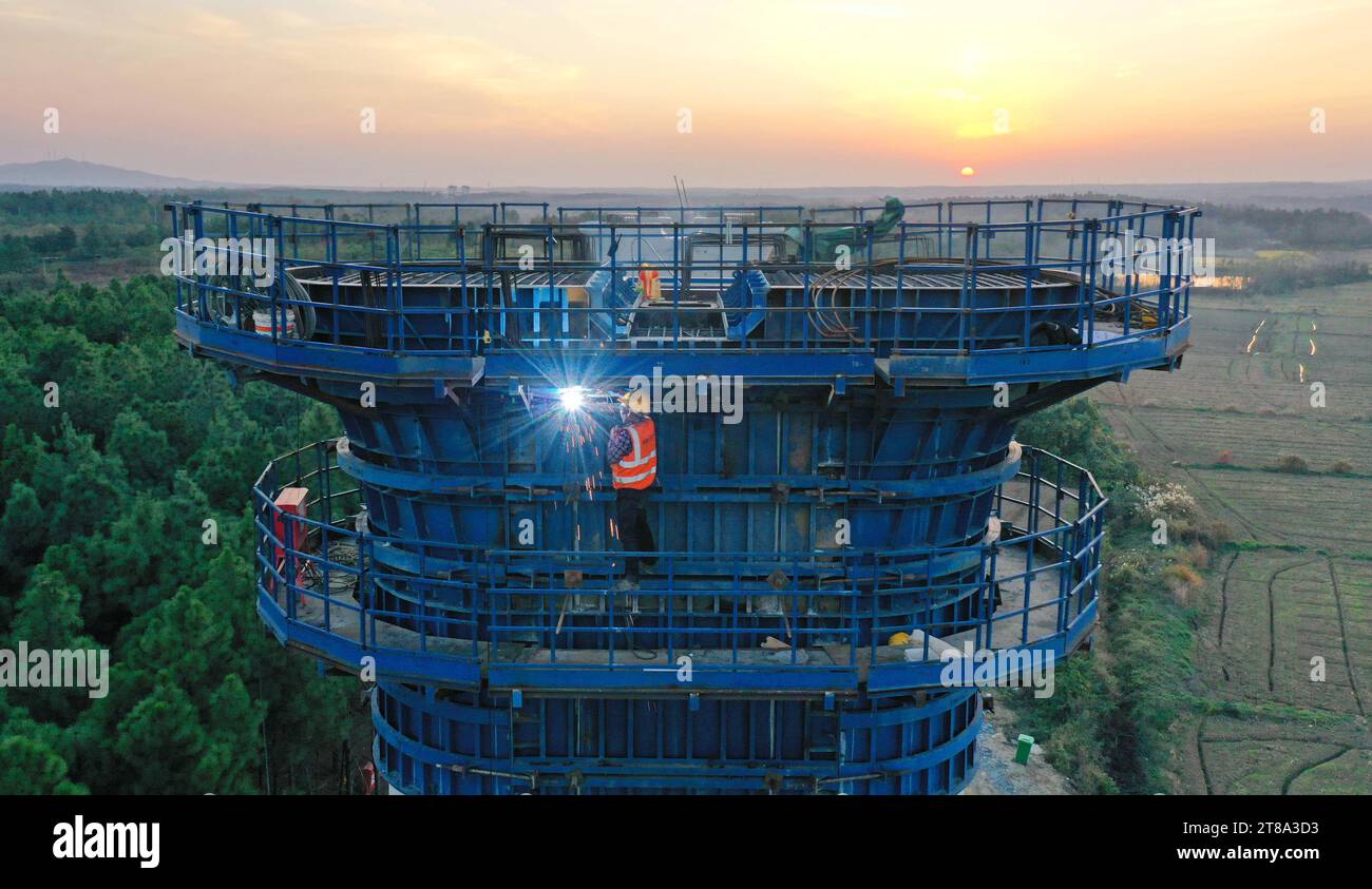 CHUZHOU, CHINA - NOVEMBER 19, 2023 - Construction workers speed up ...