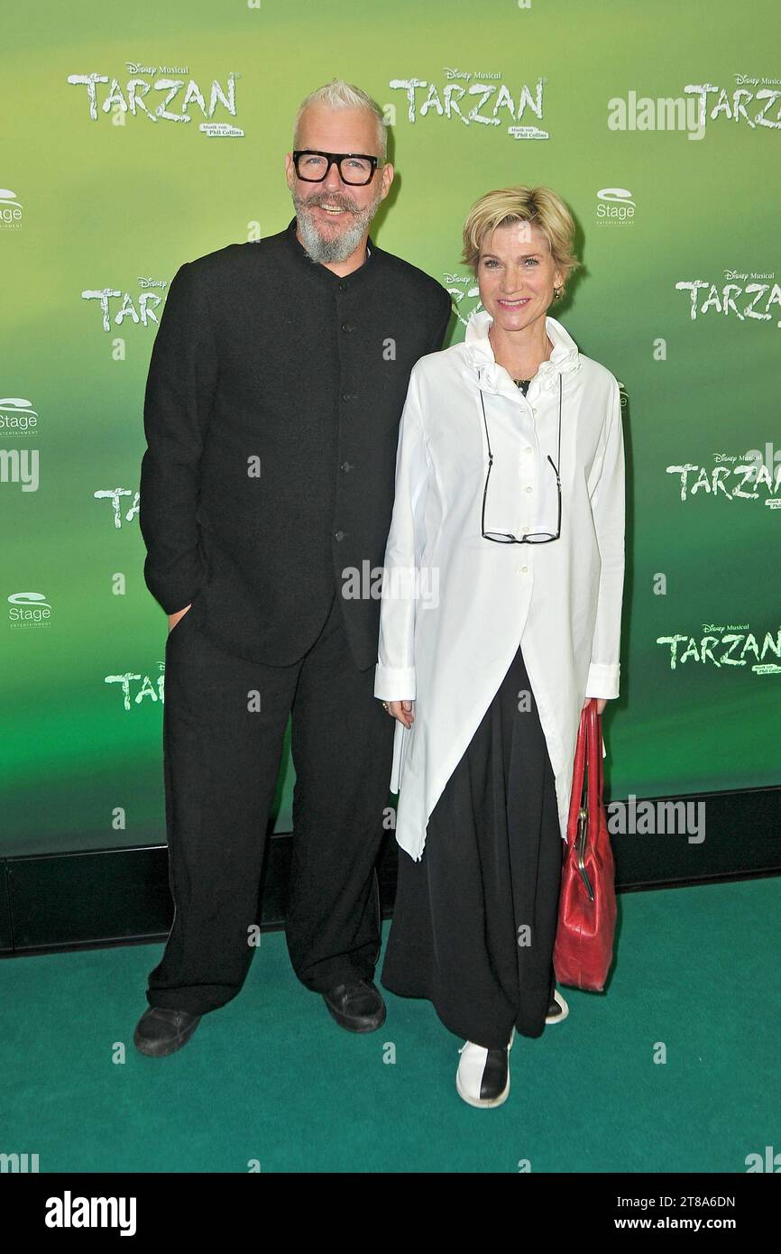 Premiere: TARZAN . Astrid M. Fünderich mit ihrem Ehemann Mark Horyna ...