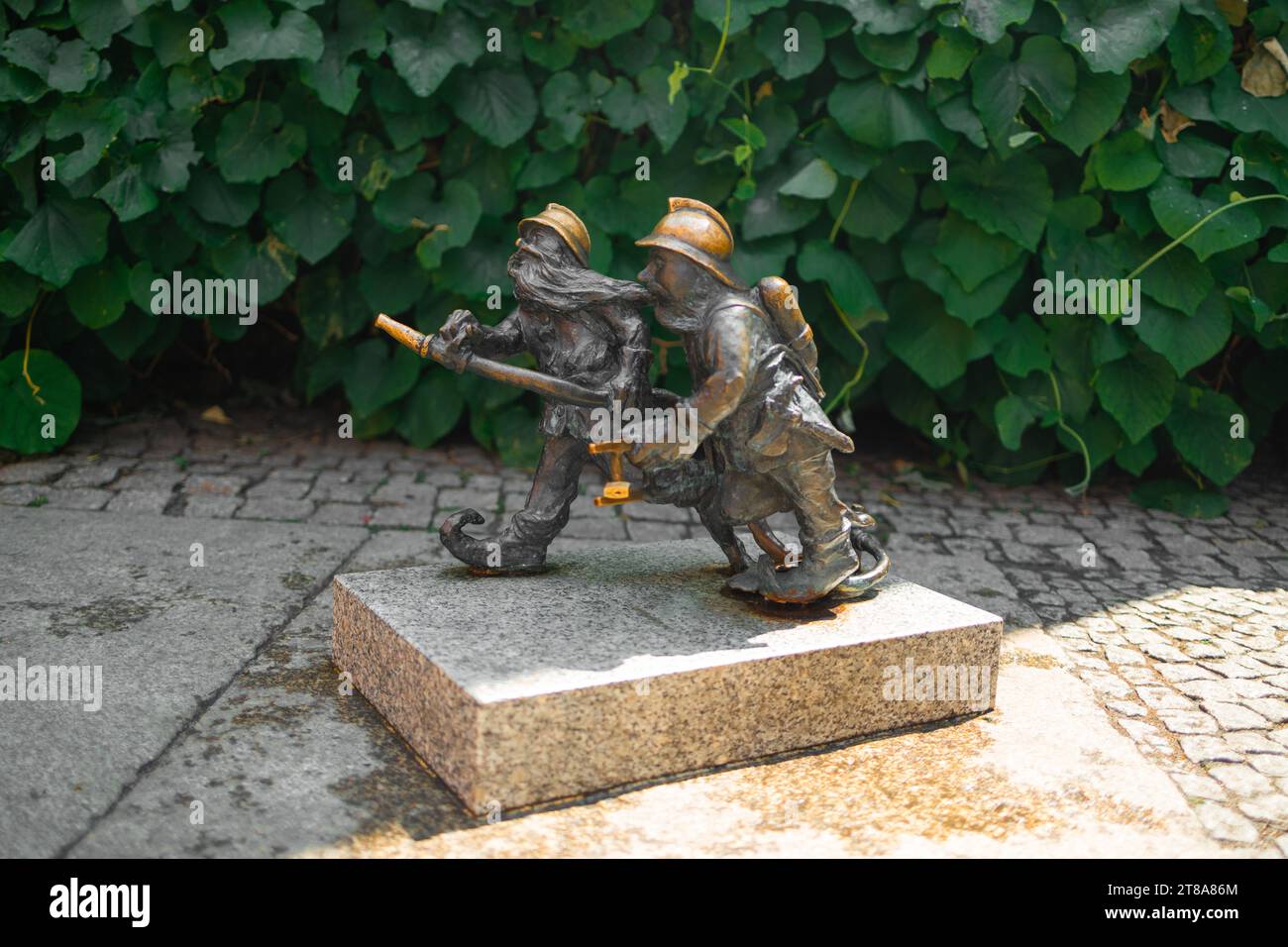 Wroclaw Dwarf. The small figurines in the streets of Wroclaw old town ...