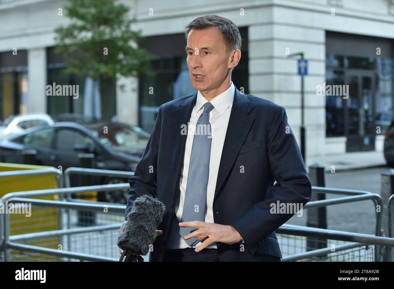 London, England, UK. 19th Nov, 2023. Chancellor JEREMY HUNT seen being ...