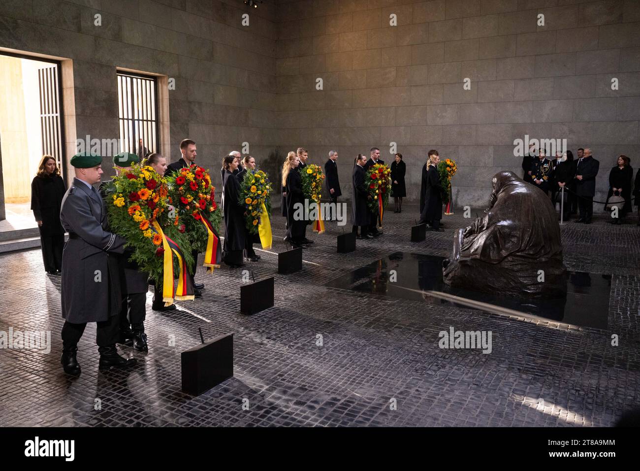 Berlin, Germany. 19th Nov, 2023. The wreaths are laid for the wreath ...