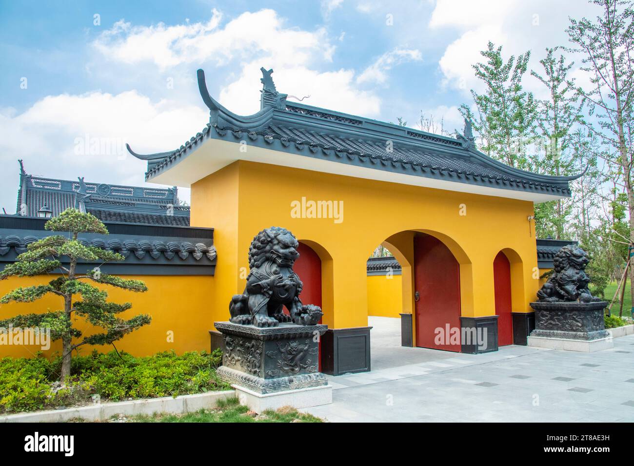 Chinas beauty hi-res stock photography and images - Alamy