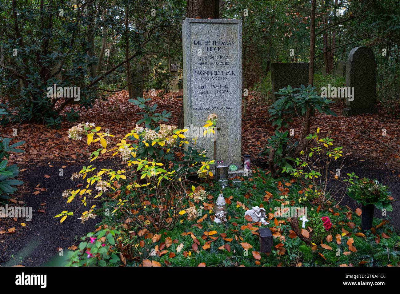 Das Grab vom Moderator und Showmaster Dieter Thomas Heck auf dem ...