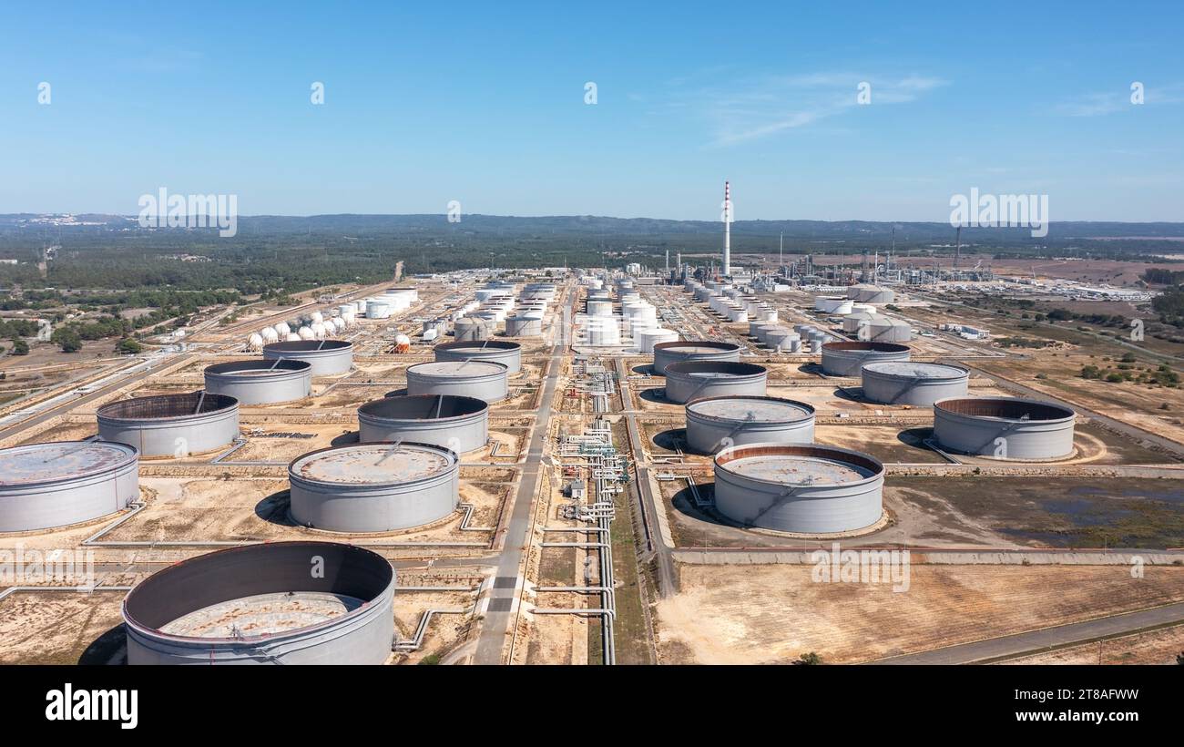 Sines refinery hi-res stock photography and images - Alamy