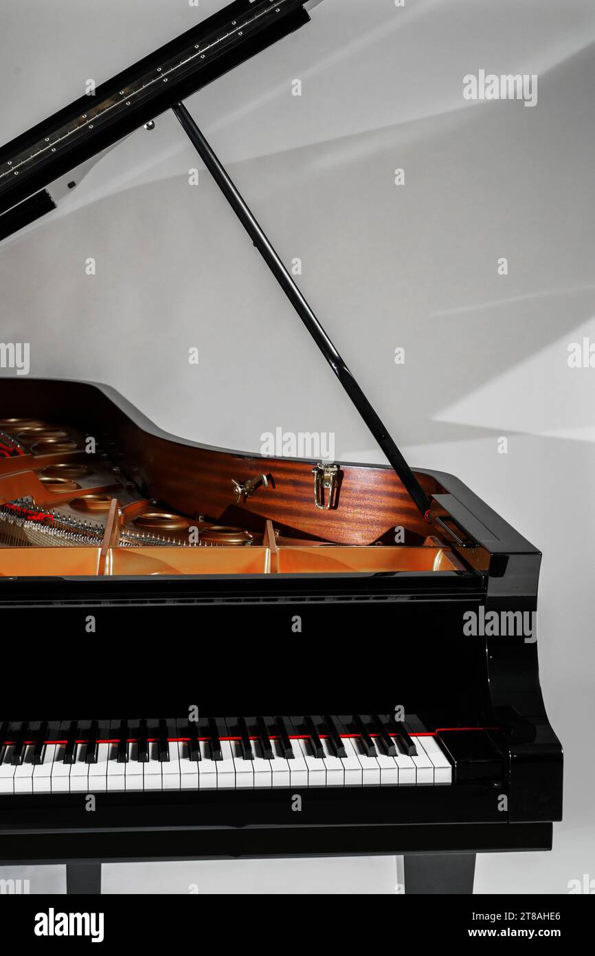 Luxury grand piano with open lid Stock Photo - Alamy
