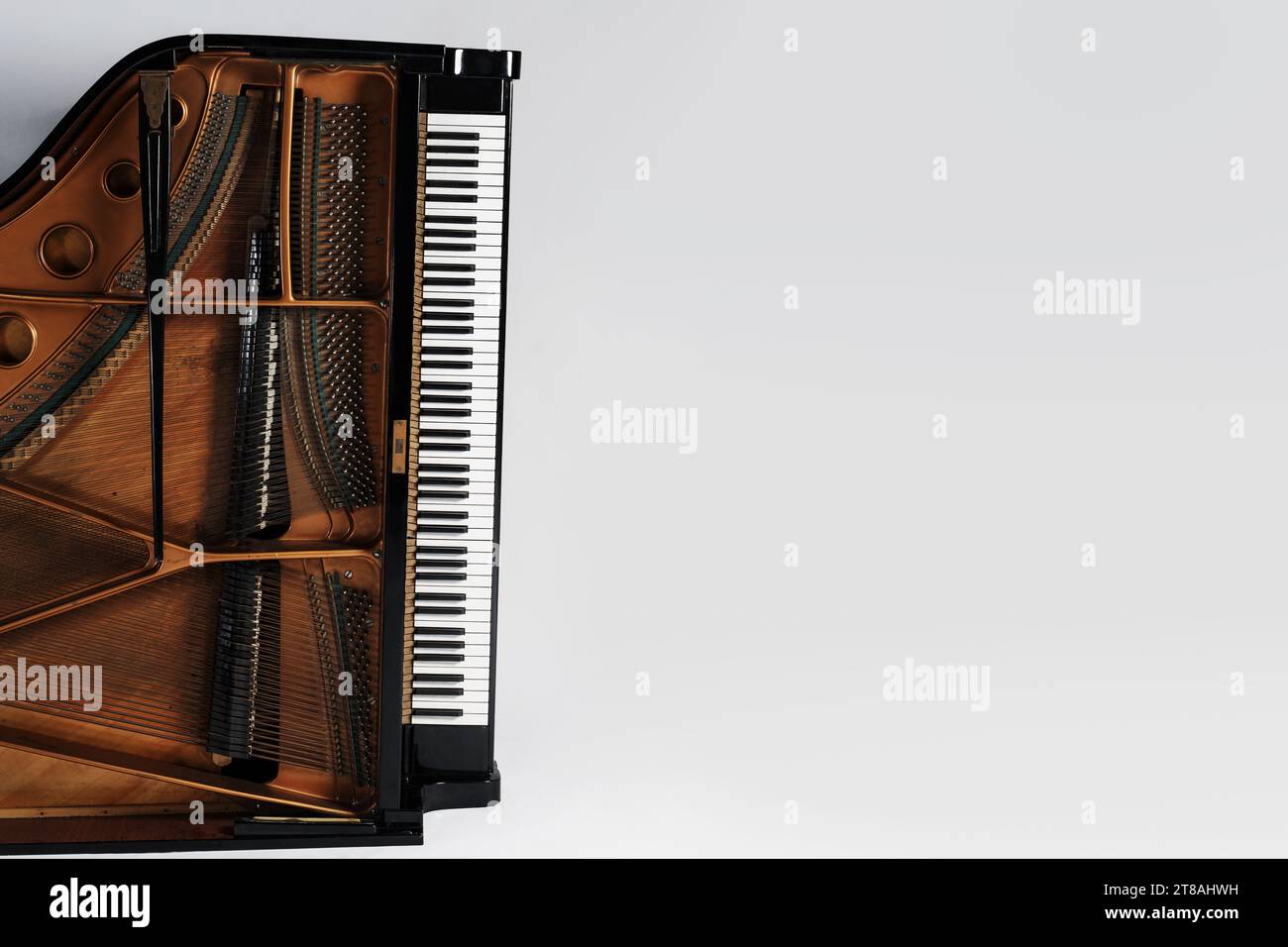 Luxury grand piano with open lid Stock Photo - Alamy