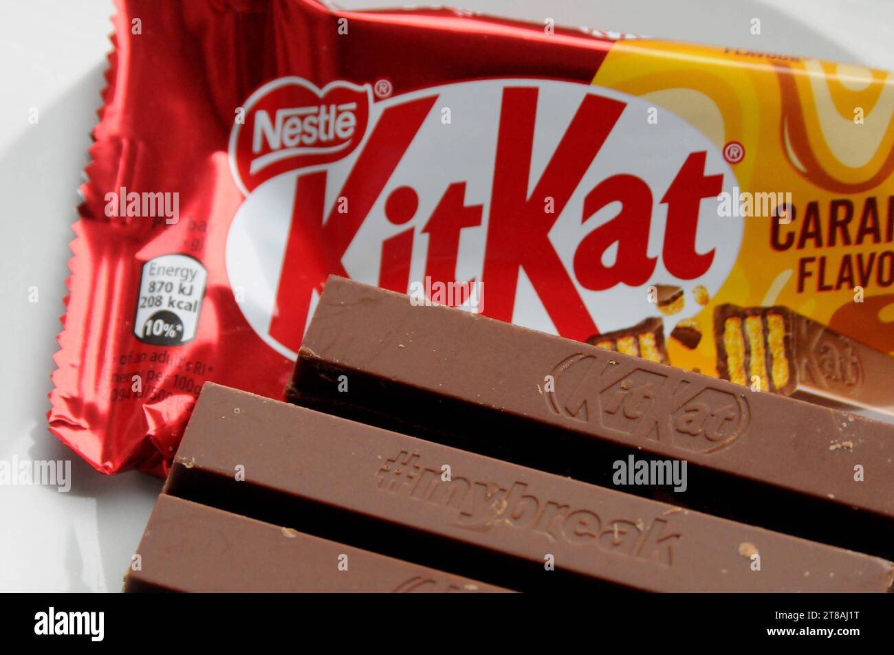 Kitkat caramel hi-res stock photography and images - Alamy